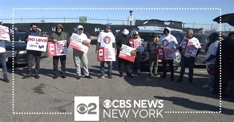 Uber Lyft Drivers Nationwide Protest Unfair Wage Practices Cbs New York