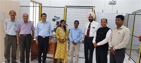 Mr Arun B District Skill Development Officer Dsdo Of Udupi Along With His Assistants Visits