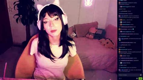 Armless Streamer Girl 2