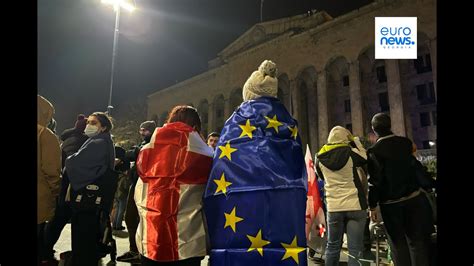 რუსთაველის გამზირზე მოქალაქეები იკრიბებიან Youtube