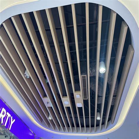 Mall Linear Aluminum Baffle Ceiling