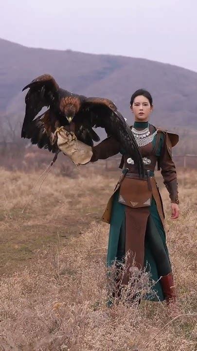 Desert Warrior Woman And Her Giant Eagle So Epic Warriorwoman
