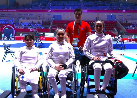 Монголын эмэгтэй сэлэмчид БНСУ ын багтай өрсөлдлөө