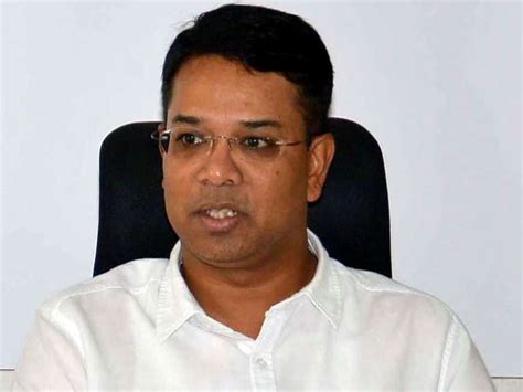Telangana Government Transfers 6 Ias Officers To Various Departments
