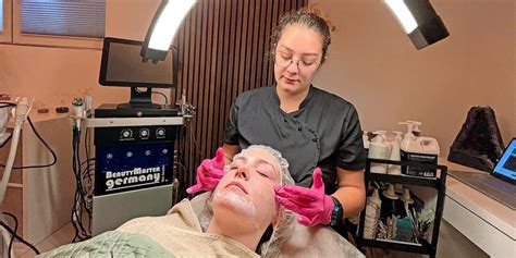 Schönheit Fürs Ganze Gesicht Hildesheimer Optiker Setzt Auch Auf