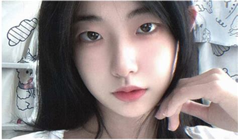 青涩学妹趁着同学还没回宿舍 脱光衣服全方位录制 Disk07 Sex And Peace