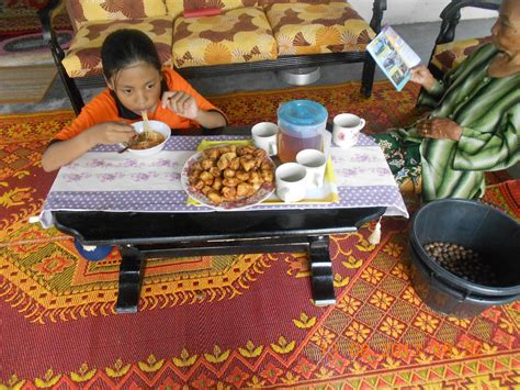 Namakucella KUTIP BIJI GETAH MAIN CONGKAK RAYA KE 6