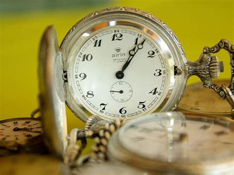 ساعت عقربه ای دخترانه؛ چرم مگنت اکسسوری مچی دیواری دیجیتالی تقویم