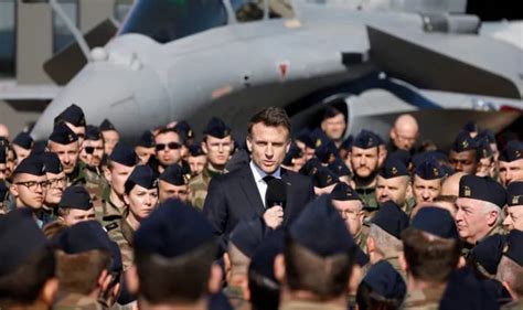 Макрон вети нови 40 авиони Рафал за Франција а од ЕУ бара да не купуваат авиони од САД