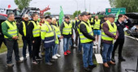 Польські фермери заблокували рух вантажівок на кордоні з Україною