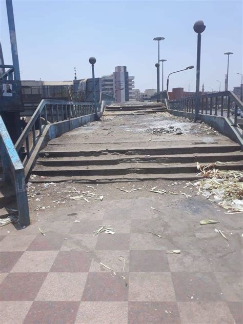 صور أضبط مخالفةكوبرى مشاه المؤسسة القديم بشبرا الخيمة خطر على