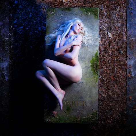 Taylor Momsen Graveyard Nudity Of The Day