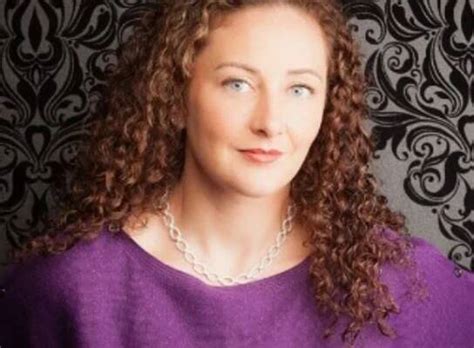 Amanda Lambros An Alliance Of Sports Booing And The Karen Stereotype