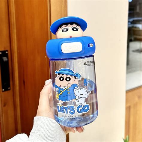 710มล ขวดน้ําเครยอนชินจัง ถ้วยน้ําพลาสติกความจุขนาดใหญ่ ถ้วยฟางการ์ตูนสร้างสรรค์ ถ้วยดื่มน่ารัก