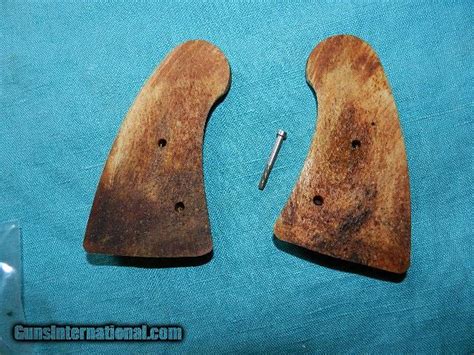 VINTAGE COLT NEW SERVICE PYTHON STAG GRIPS