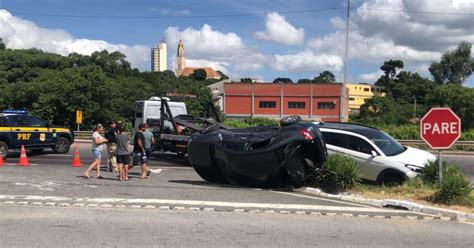 Acidente Entre Dois Carros Na Br 476 Deixa Criança Ferida Mas Sem