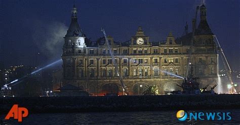 터키 기차역사 화재 인명피해 없어