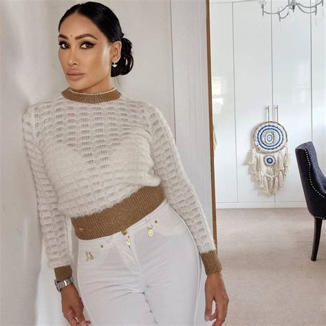 Sofia Hayat Says Many Bollywoood Aspiranta Tricked Into Doing Porn ঘনিষ্ঠ দৃশ্যের জন্য মহড়া