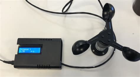 ACTIVITE ARDUINO PYTHON Récupération de données à partir dun anémomètre analogique branché