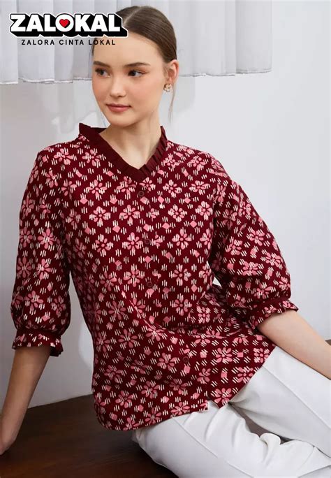 Jual Nayara Nayara Blouse Batik Seona Maroon Original 2025 Zalora