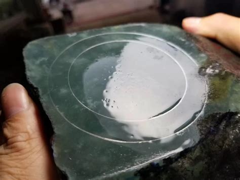 翡翠莫西沙料成品图片 翡翠镯心料雕刻成品图 第10页 大山谷图库