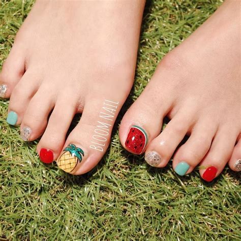 Nail Artist Sunny On Instagram 파인애플 수박 글리터라 실물이 더 반짝반짝거려요 성수기라 예약이 빠르게 마감되어요 예약시 양식에 맞춰 카톡