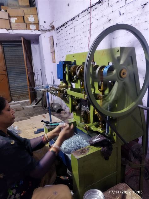 Wire Binding Machine Max Binding Sheet Width 17 Gi At 200000 In New Delhi