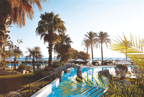 8 Amazing Hotels With Lazy Rivers Holiday Hypermarket