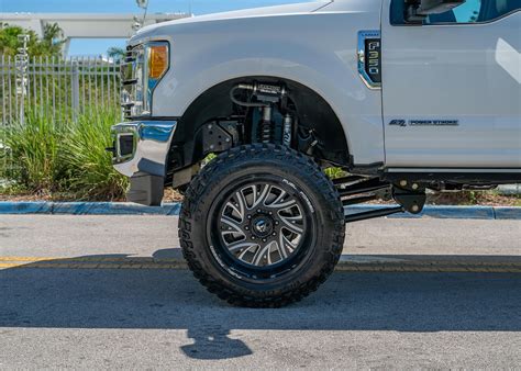 2017 Ford F 350 Lariat Crew Cab Lifted [pristine Condition] For Sale