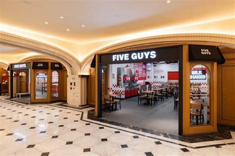 에프지코리아 美 파이브가이즈 강남 고속터미널 3호점 개점