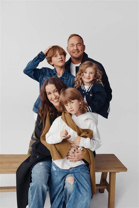 Gaps Ted Holiday Campaign Photos With Alanis Morissette And More