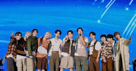 열정을 혈류에 새겼다 세븐틴 K 팝 정상에서 글로벌 장악 톱 투어 차트 진입