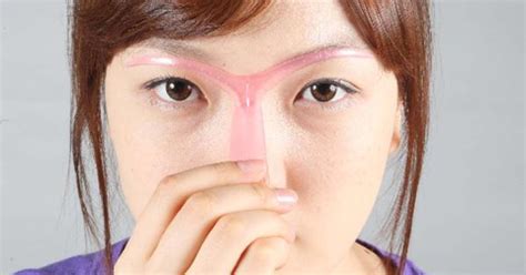 예쁜 얼굴 눈썹에 비밀 있다 중성적 매력은