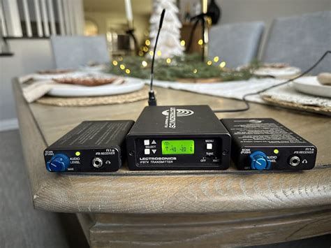 Lectrosonics Ifbt4 Transmitter With Two R1a Receivers Block Reverb Lectrosonics Ifbt4 Transmitter With Two R1a Receivers Block Reverb