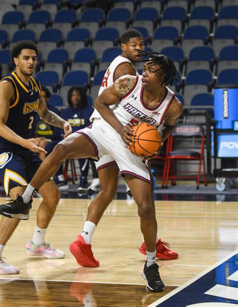 Usc Aiken Mens Basketball Rides Milestone Performance To Win Hopes To