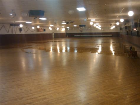 Holiday Skating Center Roller Roller Skating Rinks In Victorville Ca