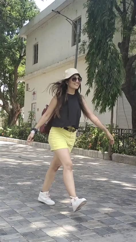 Yamini Rdesibeautifulthighs