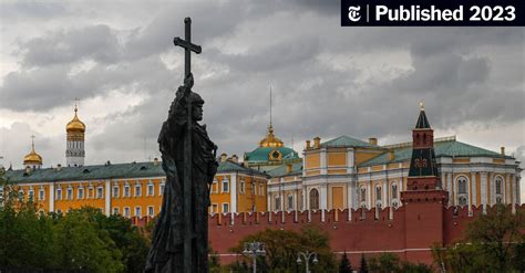 What Is The Kremlin The Heart Of Putins Security Bubble In Russia