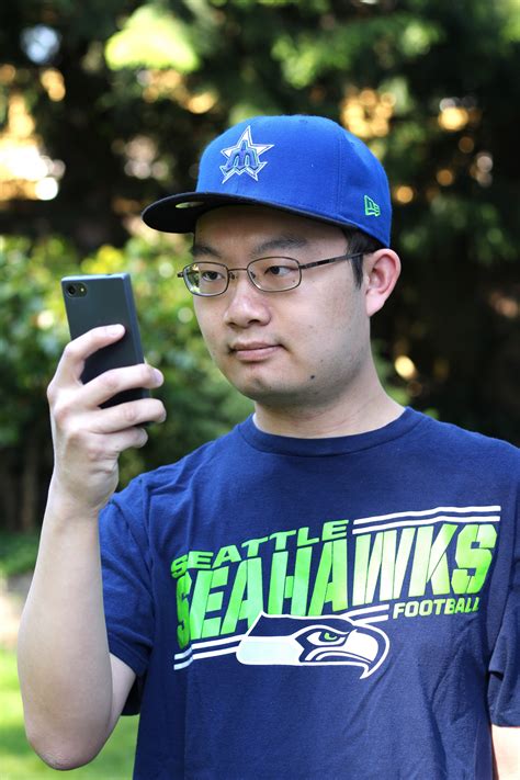 무료 이미지 스마트 폰 변하기 쉬운 남자 사람들 과학 기술 야구 남성 사회적인 아시아 사람 초상화 어린