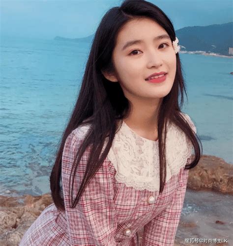 林青霞女兒終于長大，顏值如同母親復制，網友：不枉費等這麼多年 电影时光 Moviestimes Facebook