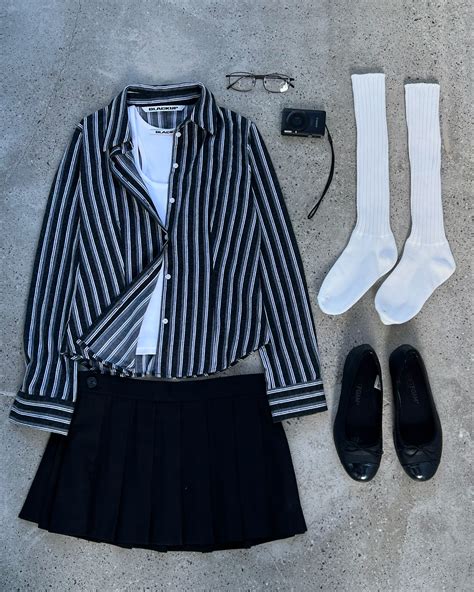 Blackup 블랙업 블랙업의 제작 셔츠로 다양한 코디 무드를 느껴보세요 ♡ Made 찰로 스트라이프 셔츠 Made 레치크 베이직 옥스포드 셔츠 Made