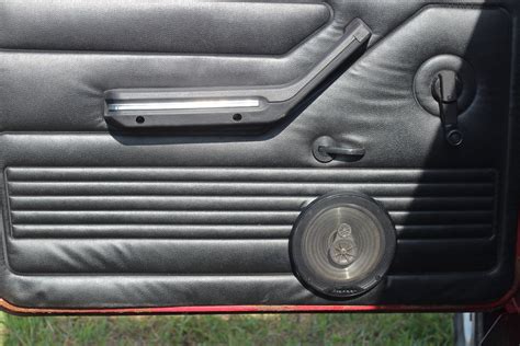 Установка колонок в передние двери — Lada 4x4 3D, 1,6 л, 1993 года ...