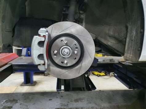 현대 엑센트 일반형 2p 브레이크 시공 작업더블진라인현대엑센트2p현대엑센트현대엑센트브레이크튜닝합성유2p브레이크디스크군포산본안양평촌