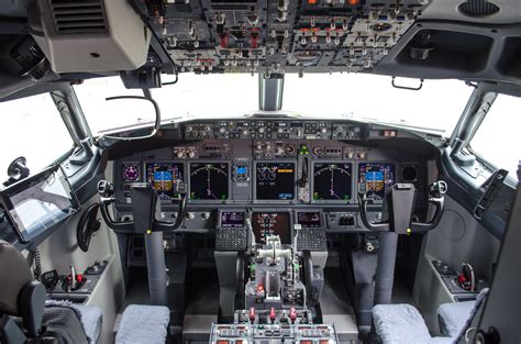 Boeing 737 Cockpit Layout