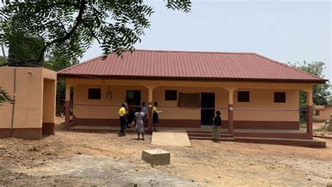 E R Asuogyaman Dce Commissions 10 Seater Wc For Apeguso Shs Bryt Fm