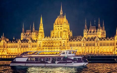 Book Budapest Evening Cruise With Unlimited Prosecco