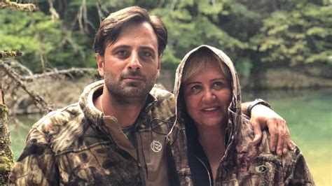 ზურა ხაჩიძე ხათუნა ჟორდანიას სიყვარულს უხსნის