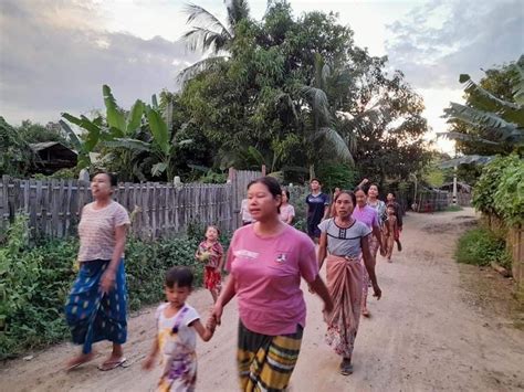 ကယ်တင်ရှင်မရှာ ဒို့ကျေးရွာ သပိတ် စစ်ကြောင်း စစ်အာဏာရှင် ဆန့်ကျင်ရေး ချီတက် ဆန္ဒပြ Khit Thit Media