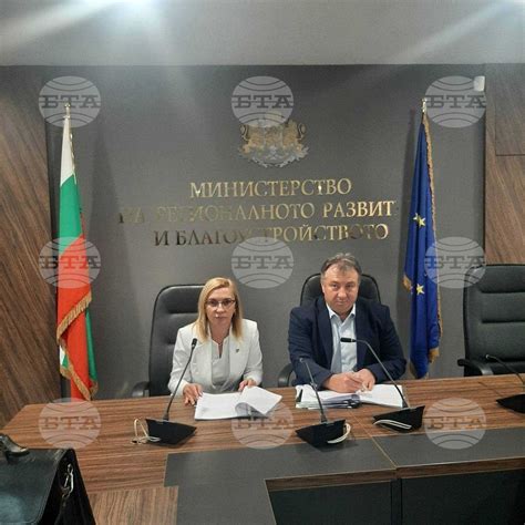 Кметът на Шумен подписа 8 споразумения с Министерството на регионалното развитие и