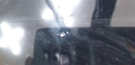 티볼리 앞유리교체 후기 도로에서 날아온 돌 차유리깨짐으로 인해 전면유리교환 비품유리중고유리교환가격 및 오토라이트 후진시 자동비상깜빡이 모듈설치 팁 제공